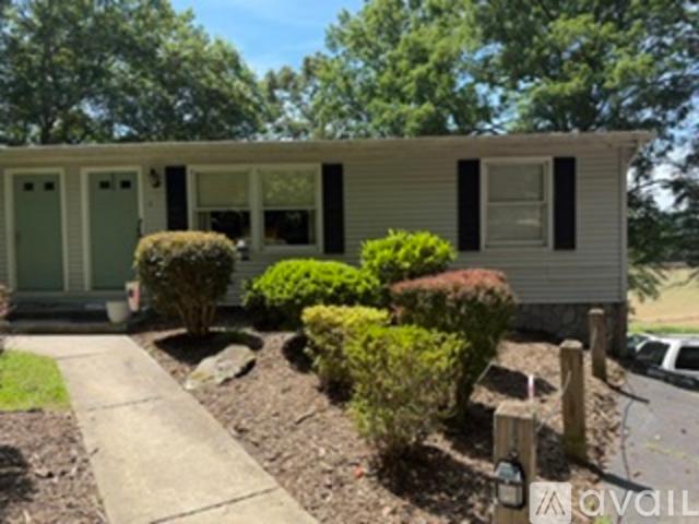 2 BR, 1 BA Apartment 20 Forest Ridge Dr, Unit #4, Nebo, NC 28761