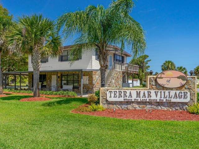 2 BR, 1 BA Apartment 20 River Park Blvd, Edgewater, FL 32141