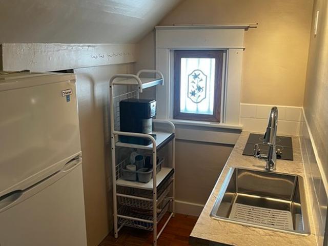 2 BR, 1 BA Apartment 213 West Downie Street, Unit B, Alma, MI 48801