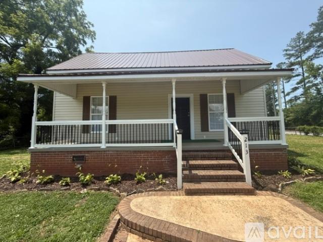 2 BR, 1 BA Apartment 213 Magnolia Street, Clinton, SC 29325