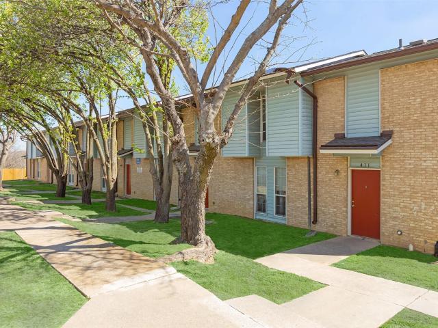 2 BR, 1 BA Apartment 2100 Southcrest Drive, Fort Worth, TX 76115