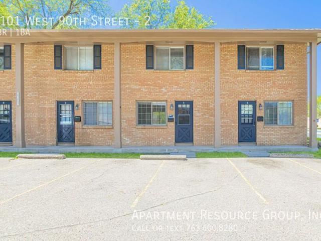2 BR, 1 BA Apartment 2101 West 90th Street, Bloomington, MN 55431