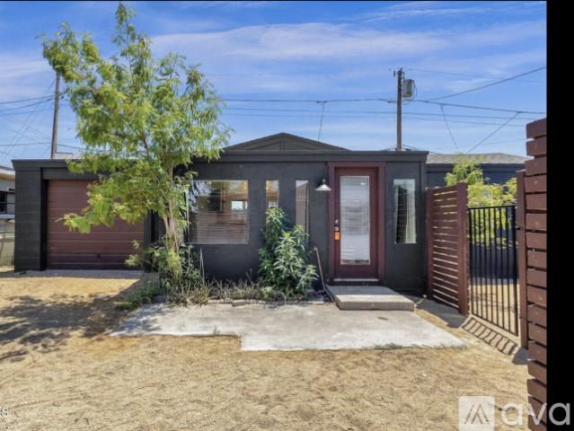 2 BR, 1 BA Apartment 2107 West Wilshire Drive, Unit C, Phoenix, AZ 85009
