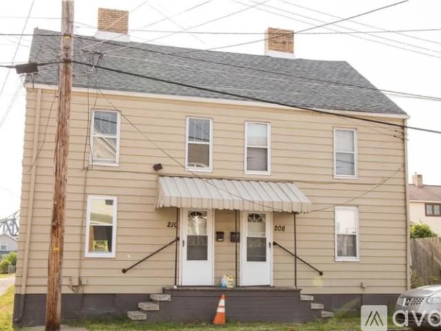 2 BR, 1 BA Apartment 210 8th Street, Monaca, PA 15061