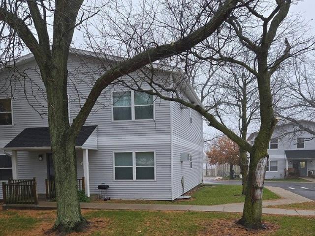 2 BR, 1 BA Apartment 210 212 South Grove Street, Ohio, IL 61349