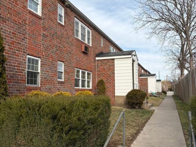 2 BR, 1 BA Apartment 210 Trinity Ave, Ambler, PA 19002
