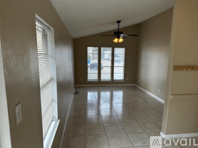 2 BR, 1 BA Apartment 2112 Zephyr, Unit B, Ingleside, TX 78362