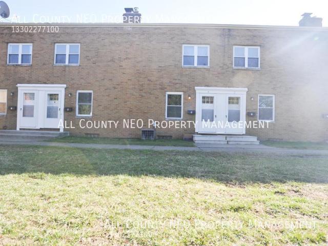 2 BR, 1 BA Apartment 2114 Market Ave. N Canton, OH 44714