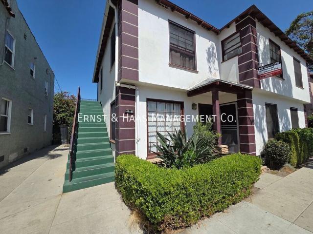 2 BR, 1 BA Apartment 2117 Chestnut Ave Long Beach, CA 90806