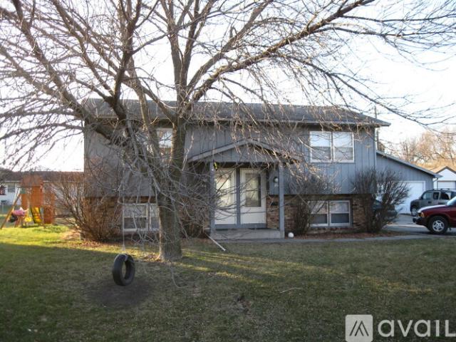 2 BR, 1 BA Apartment 211 Hillcrest Drive, Unit 1, Story City, IA 50248