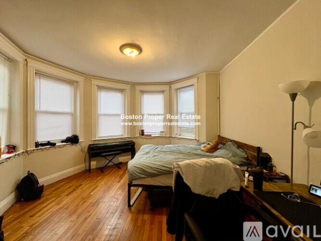 2 BR, 1 BA Apartment 211 Park Dr, Unit 4, Boston, MA 02215