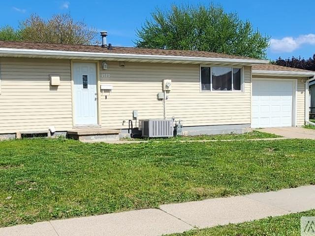 2 BR, 1 BA Apartment 2120 Grove St, Unit 2120, Oshkosh, WI 54901