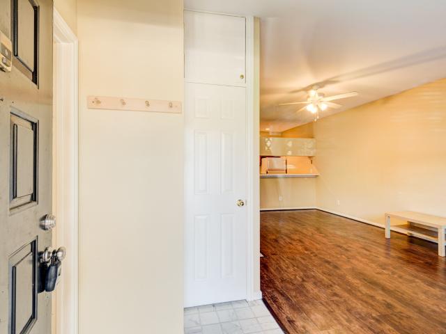 2 BR, 1 BA Apartment 2121 El Paseo Street, Houston, TX 77054