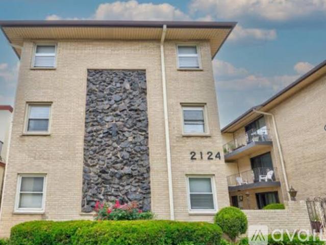 2 BR, 1 BA Apartment 2124 North Harlem Avenue, Unit 2W, Elmwood Park, IL 60707