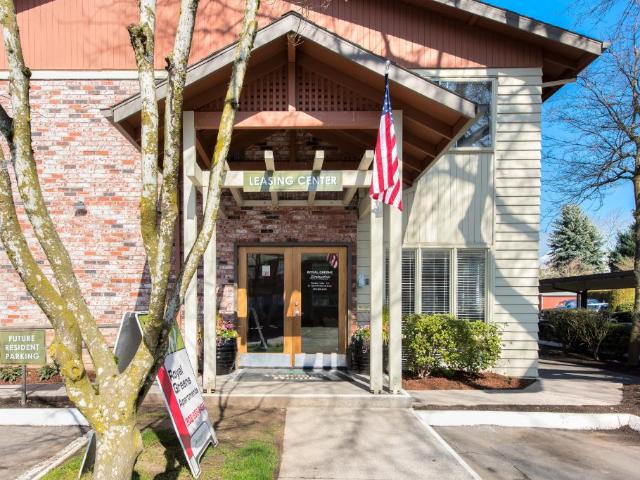 2 BR, 1 BA Apartment 2124 NE 19th St Unit 122, Gresham, OR 97030