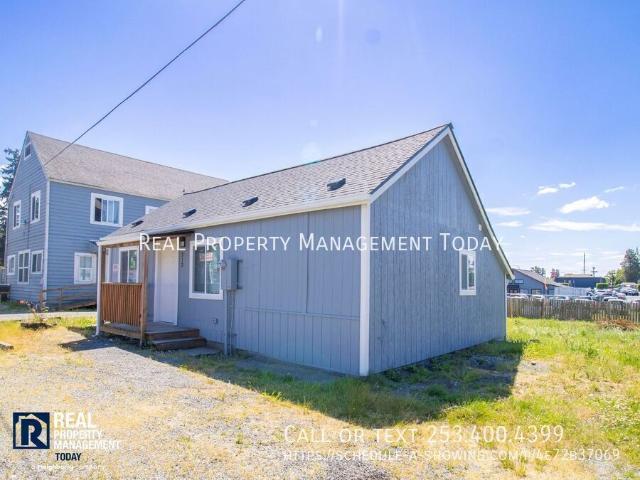 2 BR, 1 BA Apartment 212 128th St S, Tacoma, WA 98444