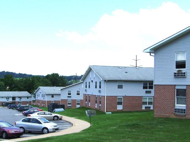 2 BR, 1 BA Apartment 2131 2141 Oak Hollow Dr Columbia, PA 17512