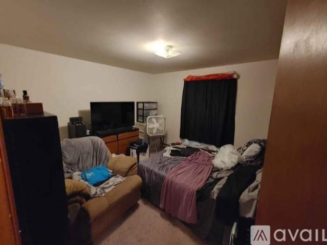 2 BR, 1 BA Apartment 2137 South Taylor Drive, Sheboygan, WI 53081