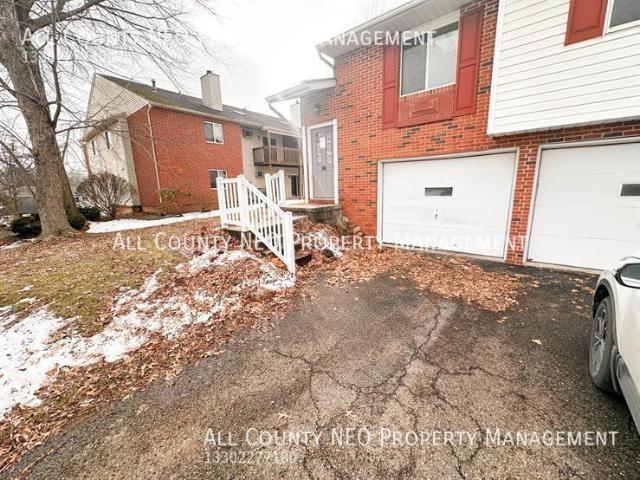 2 BR, 1 BA Apartment 217 Plum St. N East Canton, OH 44730