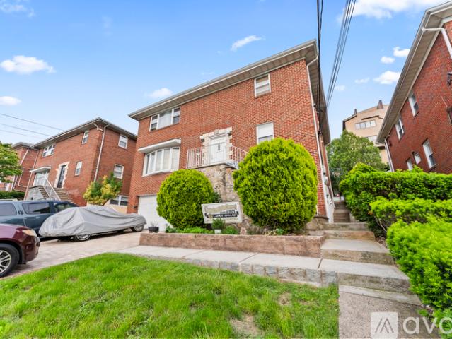 2 BR, 1 BA Apartment 214 11 Th St, Unit 1, Palisades Park, NJ 07650