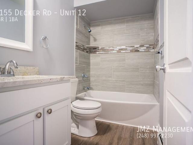 2 BR, 1 BA Apartment 2155 Decker Rd, Walled Lake, MI 48390