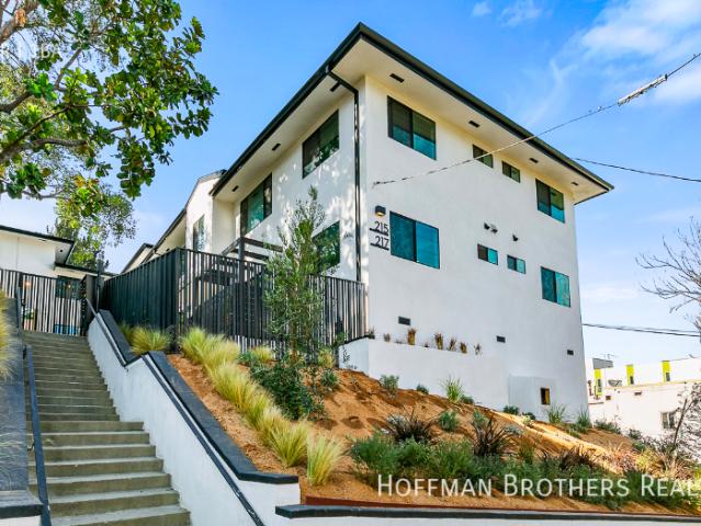 2 BR, 1 BA Apartment 225 Lucas Ave, Los Angeles, CA 90026