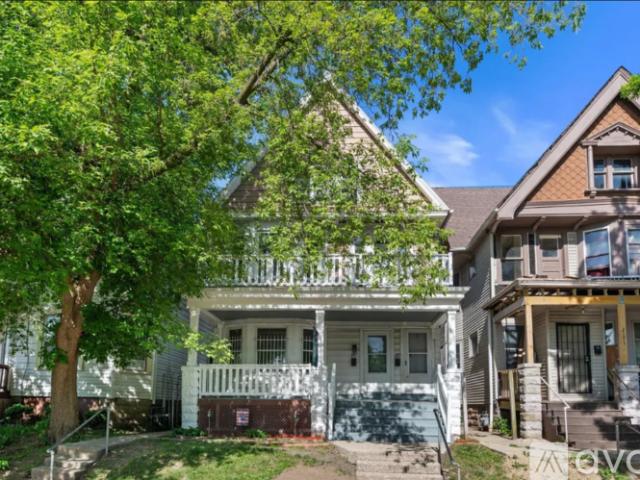 2 BR, 1 BA Apartment 2169 North 39th Street, Unit Upper, Milwaukee, WI 53208