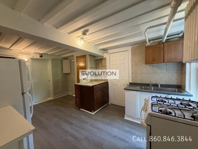 2 BR, 1 BA Apartment 216 East Main Street 9, Meriden, CT 06450