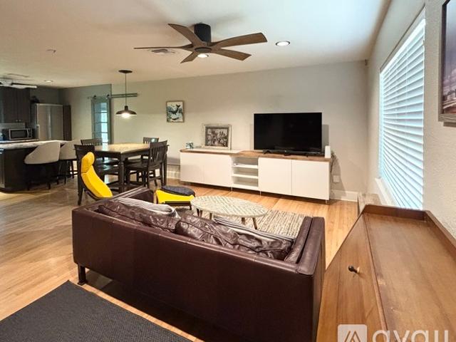 2 BR, 1 BA Apartment 216 East Kaley Street, Orlando, FL 32806