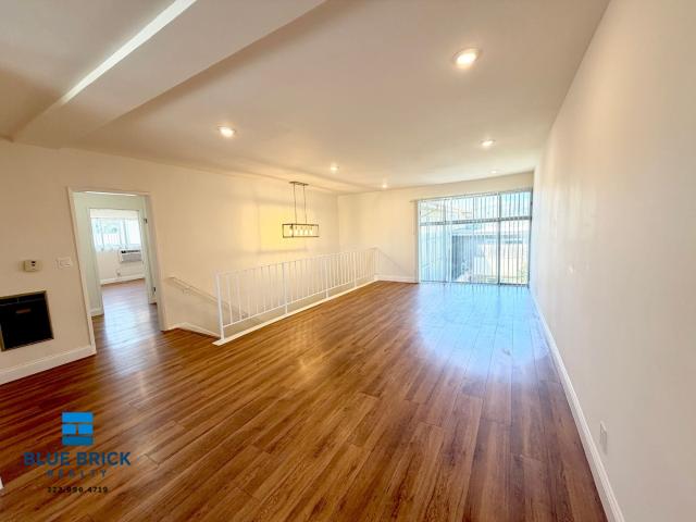 2 BR, 1 BA Apartment 21700 Roscoe Blvd, Canoga Park, CA 91304
