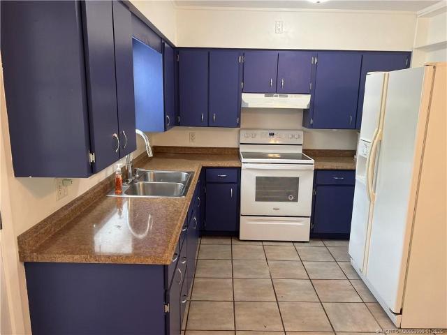 2 BR, 1 BA Apartment 2172 Northeast Pelican Terrace, Jensen Beach, FL 34957