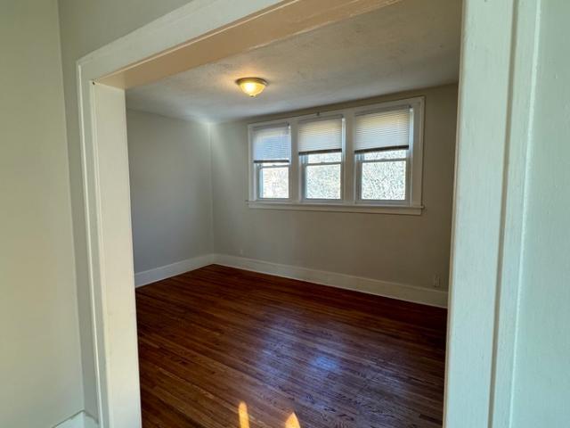 2 BR, 1 BA Apartment 2177 Dougall Ave Upper, Windsor, ON N8X1S5