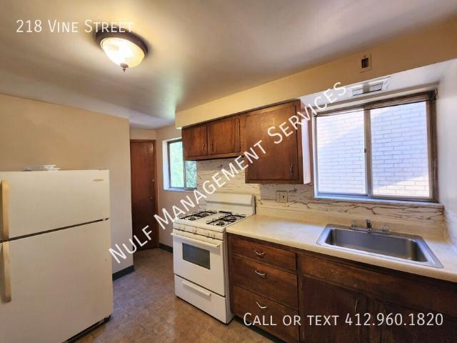 2 BR, 1 BA Apartment 218 Vine Street, Munhall, PA 15120