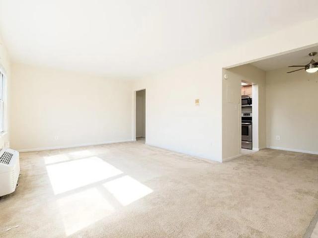 2 BR, 1 BA Apartment 219 S Payne St Apt 201, Alexandria, VA 22314