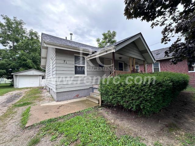 2 BR, 1 BA Apartment 21 Crawford, Danville, IL 61832