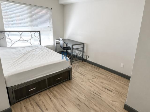 2 BR, 1 BA Apartment 223 258B Sunview St, Waterloo, ON N2L 0H8