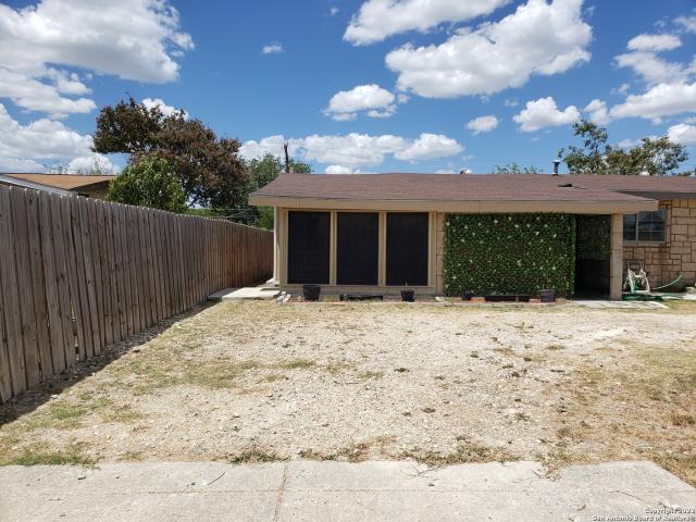 2 BR, 1 BA Apartment 223 Zabra St, San Antonio, TX 78227