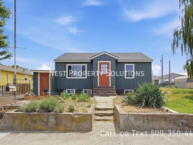 2 BR, 1 BA Apartment 223 SE 5th Ave, Soap Lake, WA 98851