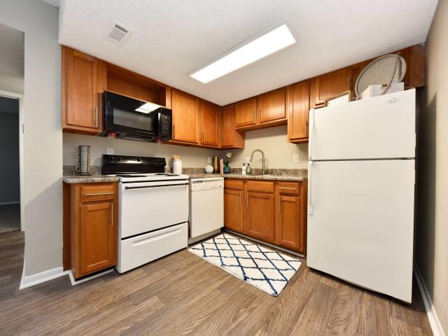 2 BR, 1 BA Apartment 2200 Woods Edge Drive Apt 3 Unit 5729, Memphis, TN 38134