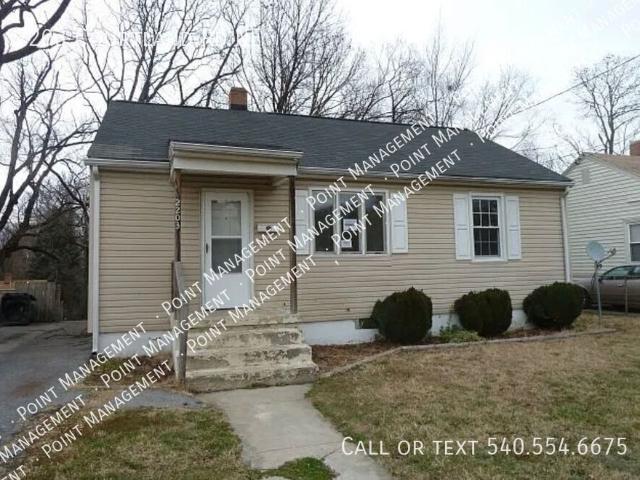 2 BR, 1 BA Apartment 2203 Courtland Rd NE, Roanoke, VA 24012