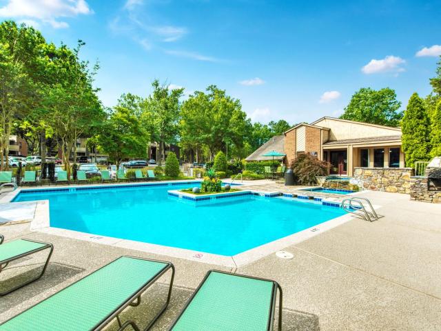 2 BR, 1 BA Apartment 2205 New Garden Rd Unit 2415, Greensboro, NC 27410