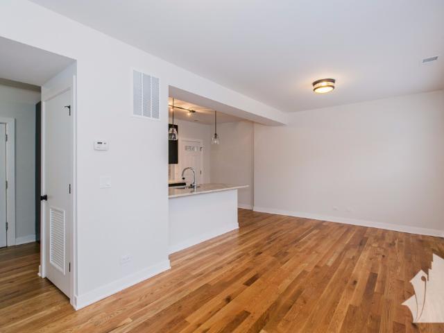 2 BR, 1 BA Apartment 2205 West Eastwood, Chicago, IL 60625