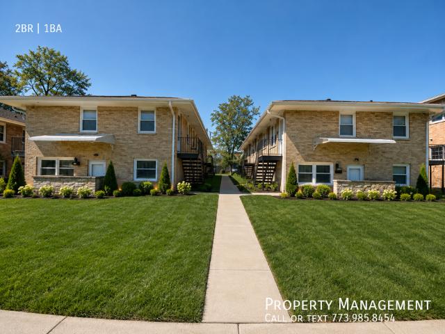 2 BR, 1 BA Apartment 2206 Hebron Avenue 2206 E, Zion, IL 60099