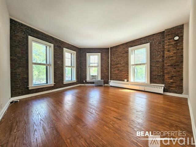 2 BR, 1 BA Apartment 2208 N Clark St, Unit 2202 214, Chicago, IL 60614