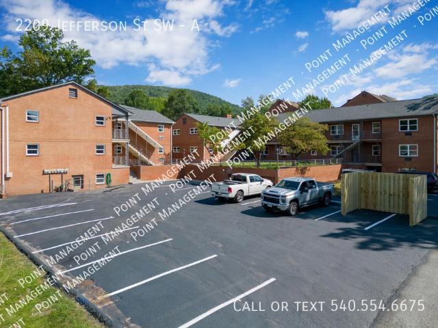 2 BR, 1 BA Apartment 2209 Jefferson St SW, Roanoke, VA 24014