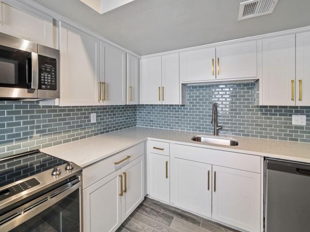 2 BR, 1 BA Apartment 220 West Bell Road Unit 2098, Phoenix, AZ 85023