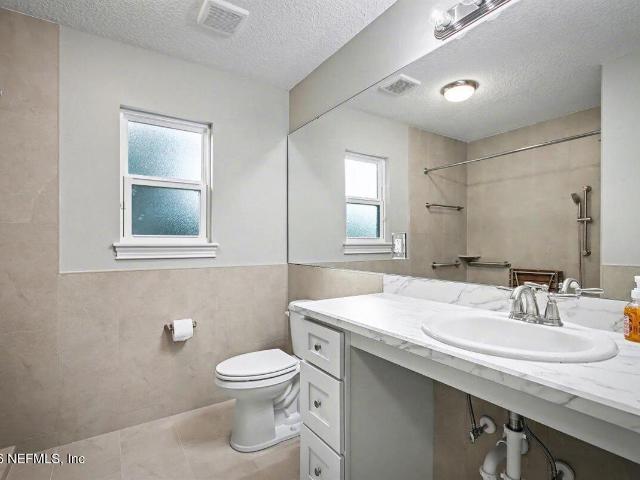 2 BR, 1 BA Apartment 2210 Shepard Street, Jacksonville, FL 32211