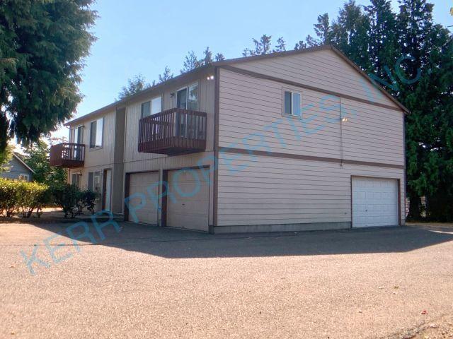 2 BR, 1 BA Apartment 2211 SE 96th Dr, Portland, OR 97216