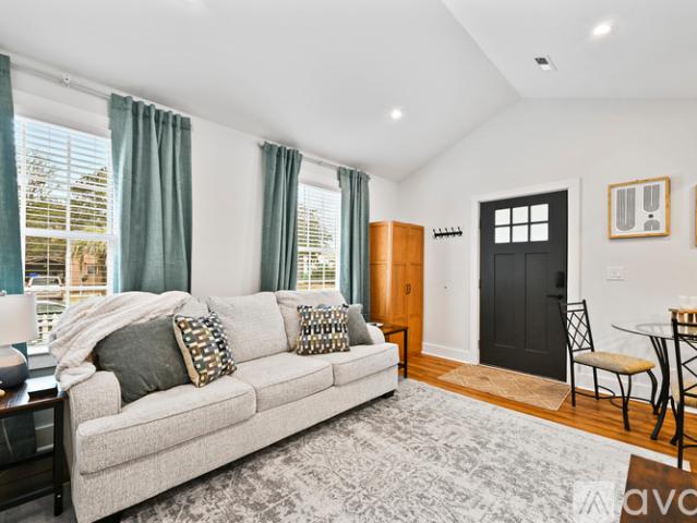 2 BR, 1 BA Apartment 2215 Cambridge Avenue, North Charleston, SC 29405