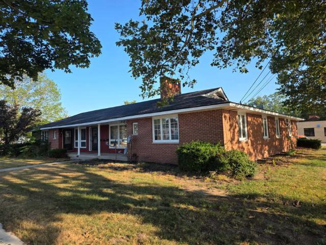 2 BR, 1 BA Apartment 221 W 29th St, Holland, MI 49423